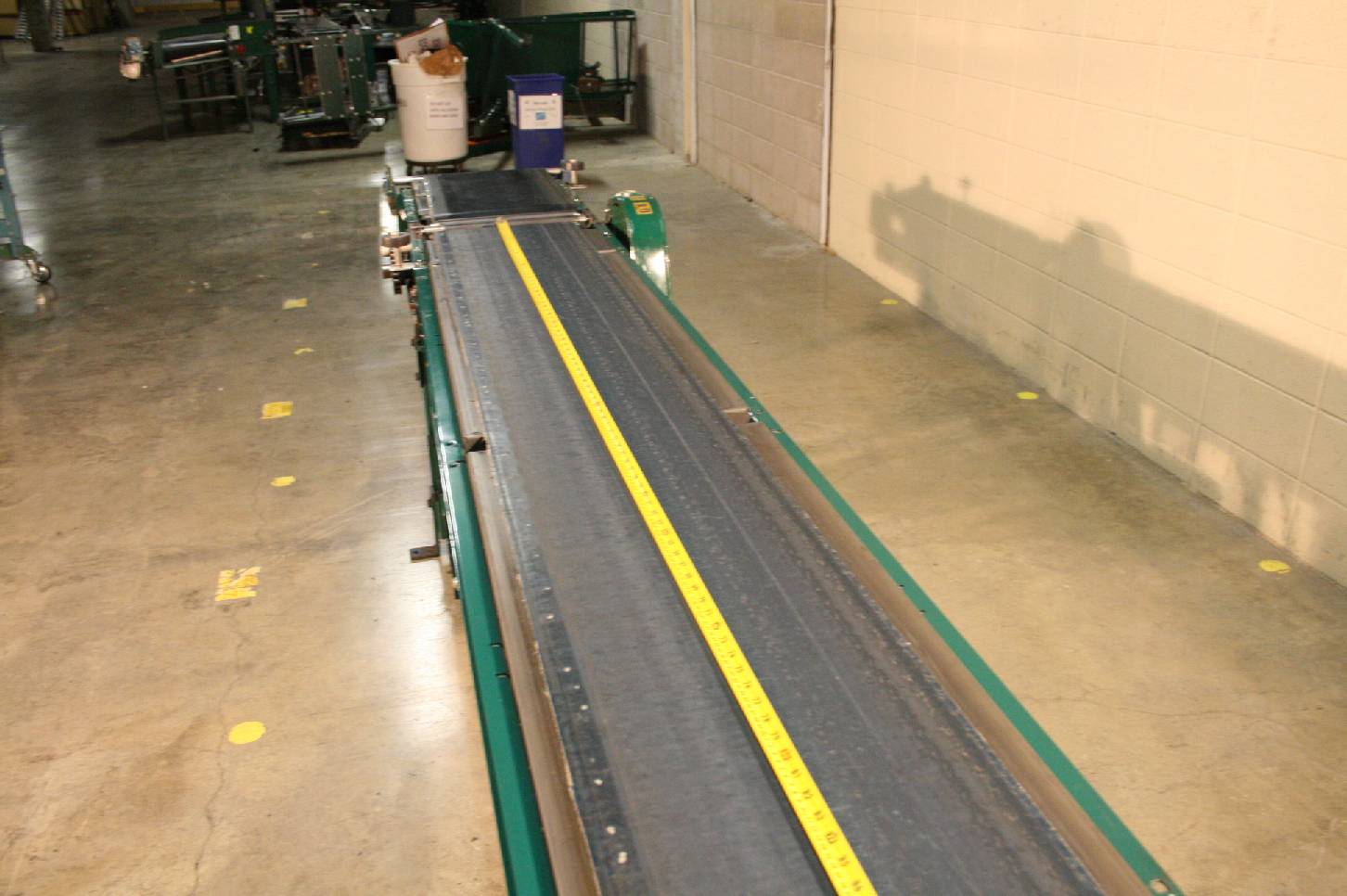 Alvey ~133 X 13 3 4 Steel Frame Solid Surface Belt Conveyor Overhang
