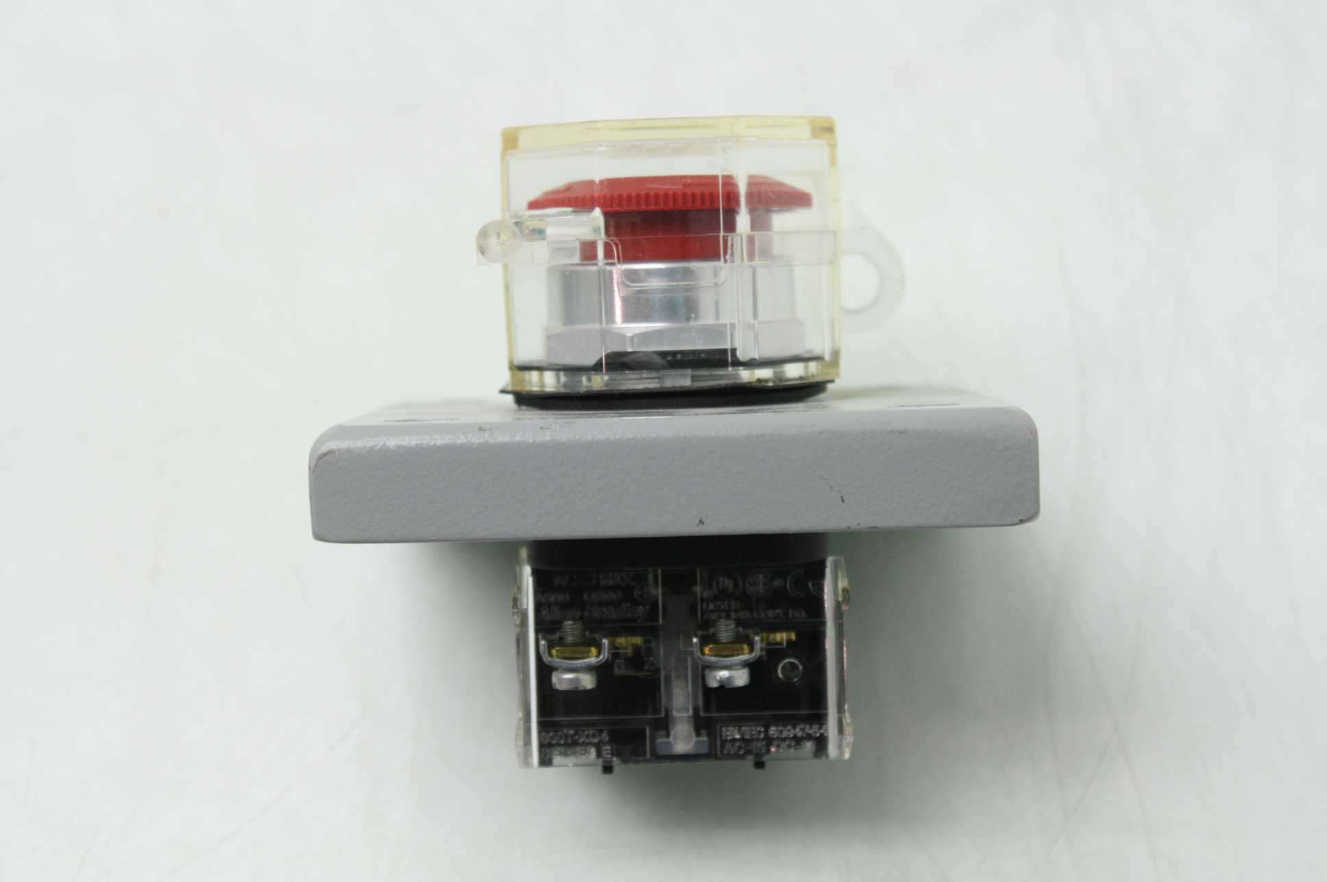 Allen Bradley 800T-FXT6D4 Emergency Stop Switch Wiegmann PB1 Button Enclosure